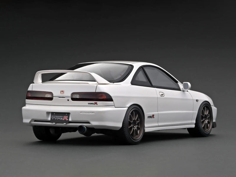 Ignition Model 1/18 Honda Integra DC2 Type R Pearl White with B18C Eng